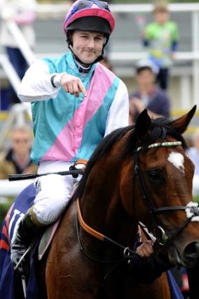 Frankel streets rivals to keep perfect record