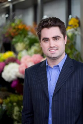 Opposites don't attract in battle of the flowers