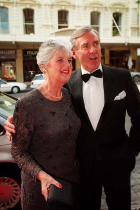 Newsreader Naylor dies with wife