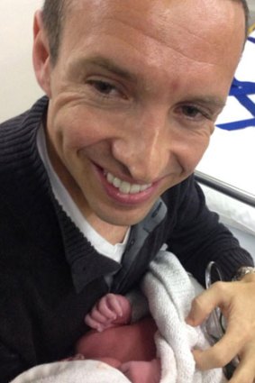 Roadside arrival for high-profile ALP couple