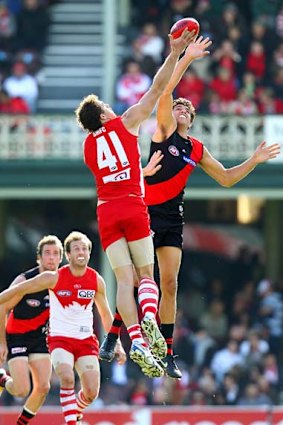 Hille, Monfries to miss two weeks