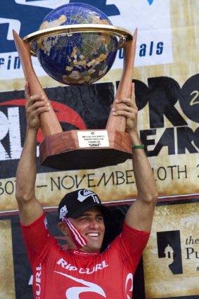 Kelly Slater dedicates title to Irons