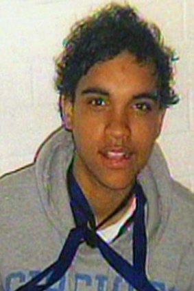 Davis back at Collingwood after family tragedy in Perth