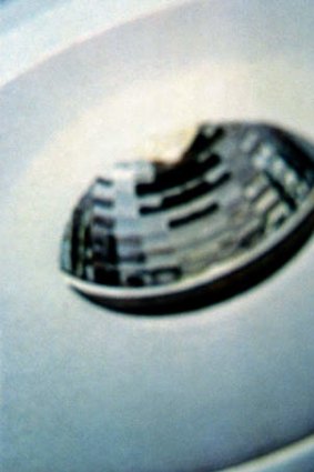 Close encounters of the virtual kind through the lens