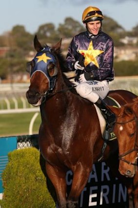 Jamie Mott chasing first jumps win at Sandown