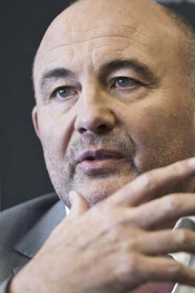 Woolworths chief Ian Moir is veteran of Country Road spat with Solomon Lew