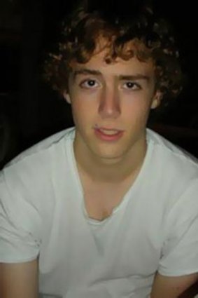 FBI hunt for Sarah Palin email hacker