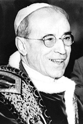 Pontiff defends Pope Pius' wartime record on Jews