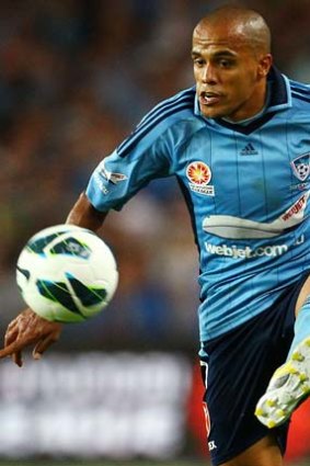 Sydney FC cut Fabio Alves