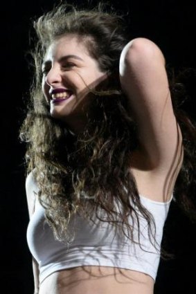 Purple-lipped, dirty haired Lorde becomes a beauty queen
