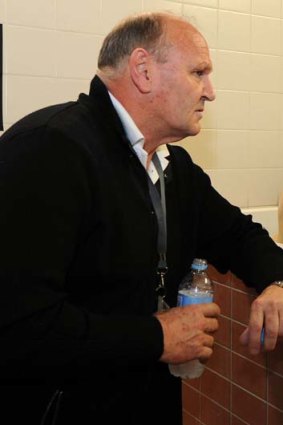 Wayne Campbell to replace Jeff Gieschen as umpires' boss