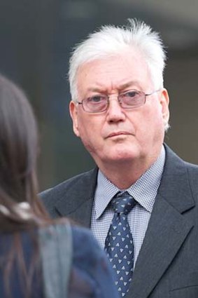 Banknote chiefs defend dining, golf