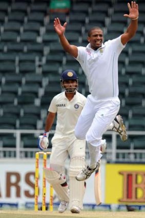 Vernon Philander ranked world's top bowler