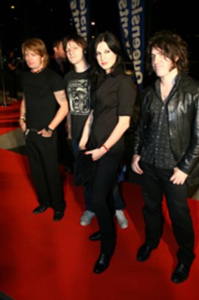 Magic Dirt bass player dies