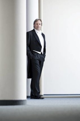 Stenz back to create music worthy of acoustic revival