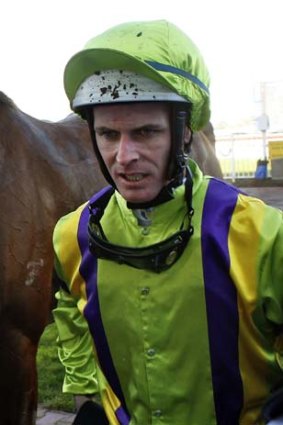 Nolen, Newitt slug it out in race for title