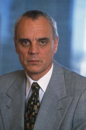 Santos chairman presses for CSG in face of protests at AGM