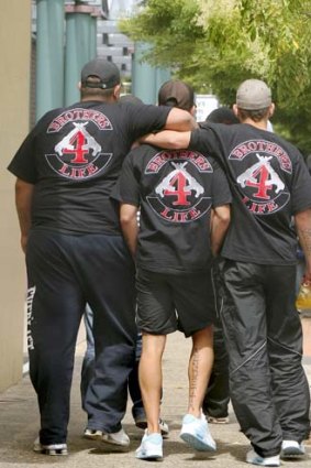 Anarchy of a gang and two AK47s