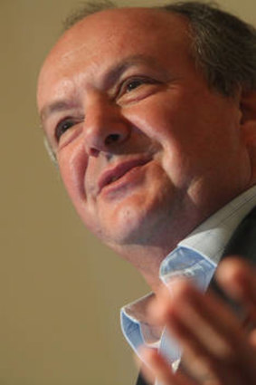 Metcash chief to step down next year