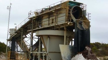 'World's biggest' silica mine damaged by Cyclone Ita