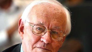 Frank Costigan, enemy of organised crime, dies at 78