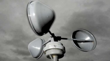 Cyclone Ita due to hit tonight and likely to lift roofs, uproot trees