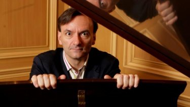 Stephen Hough plays Dvorak: Discipline reveals concerto's depth