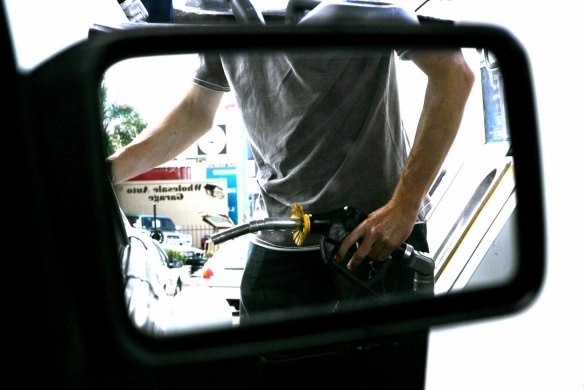 Motorists urged to refuel now to avoid Australia Day sting