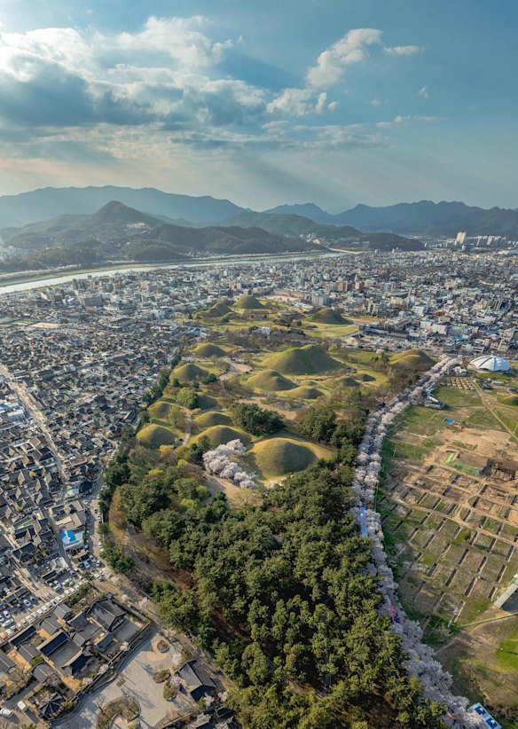 Daereungwon Tomb Complex: Exploring South Korea's mysterious Silla ...