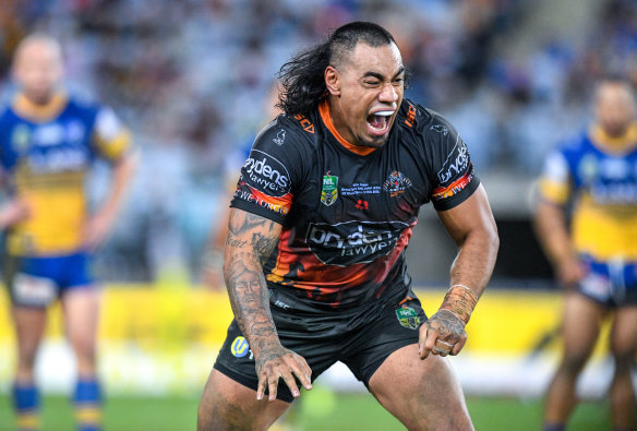 Flashy Fonua happy to be mane attraction in return to big league