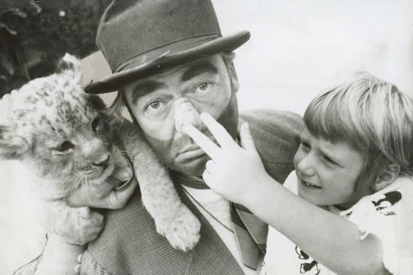 Fairfax Archive: Send in the Clowns