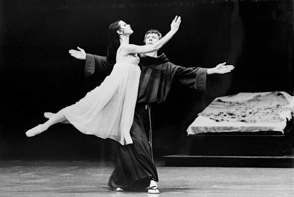 Colin Peasley retires from Ballet