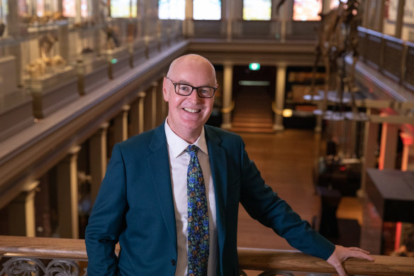 Modern-day storyteller sheds light on museum's treasures