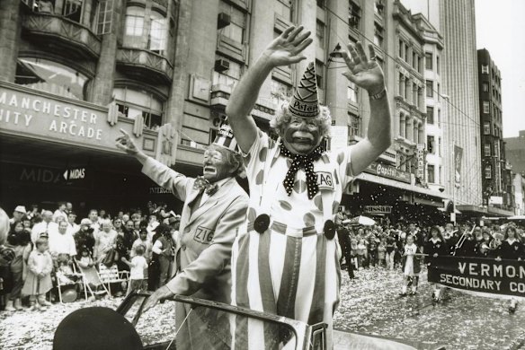 Fairfax Archive: Send in the Clowns
