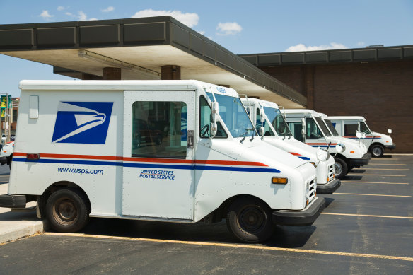 ‘Overwhelmed’ US postman hoarded 17,000 pieces of mail, say officials