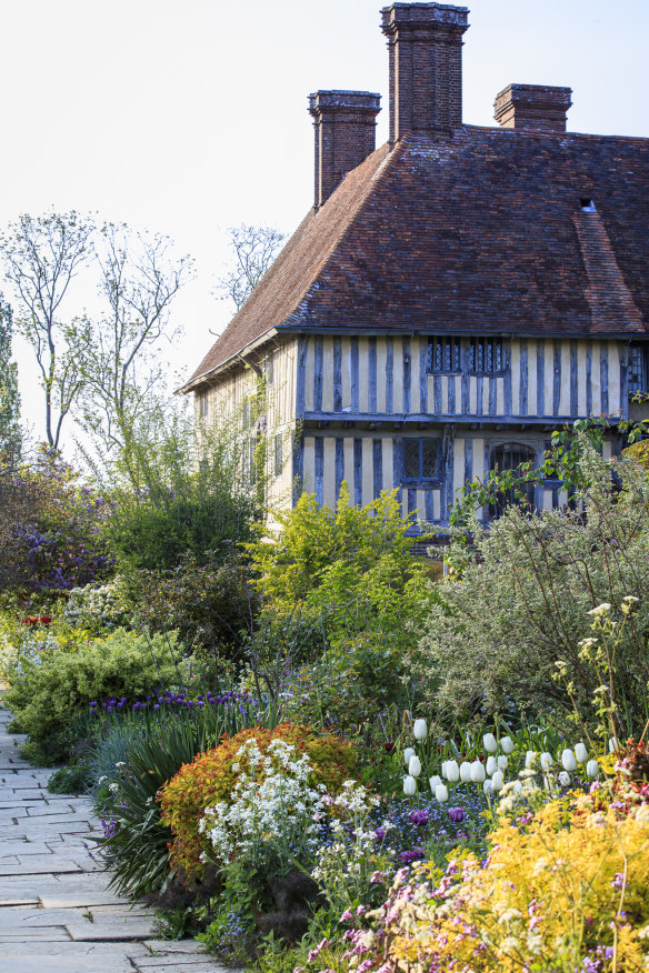 Megan Backhouse: It’s time to break the gardening rules