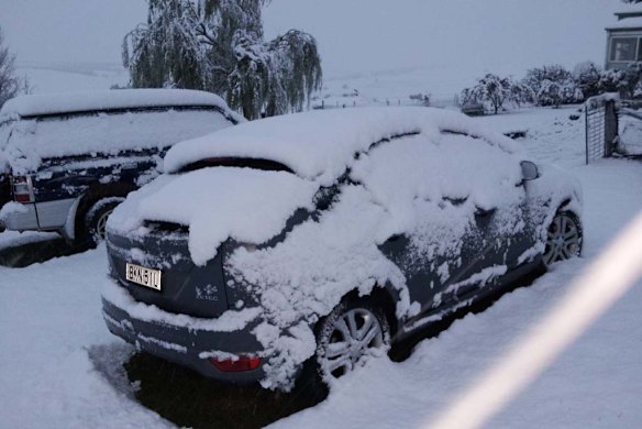 Wild weather - Snow, rain and high seas in NSW