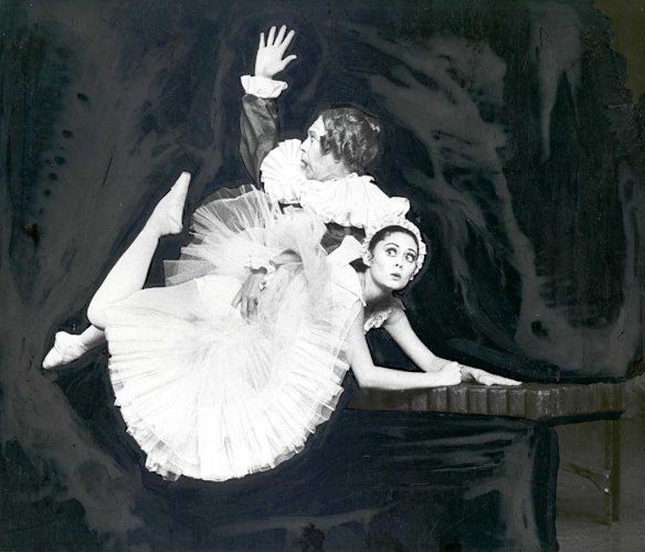 Colin Peasley retires from Ballet
