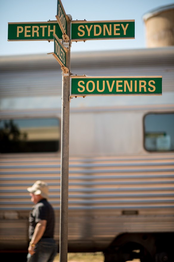The Indian Pacific train: Photos