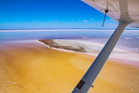 South Australia's Lake Eyre in flood 2018: Photos