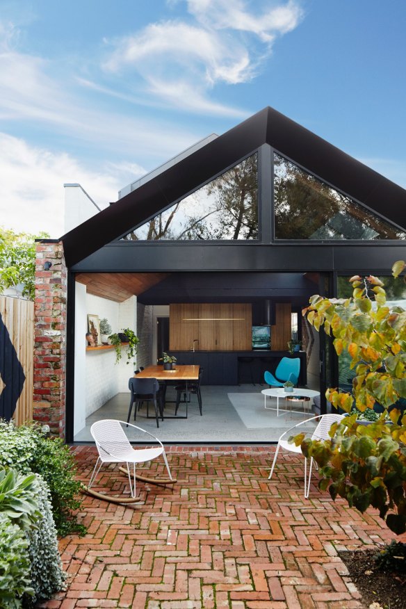 How architect Anna Rozen brought new light to her family's Victorian ...