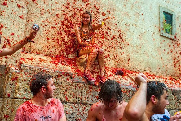 Aussies dominate Spain's annual tomato fight