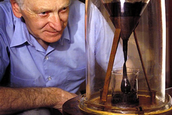 Pitch Drop professor John Mainstone dies