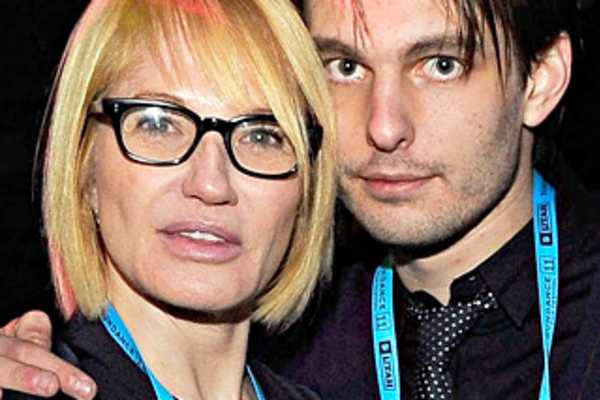 Ellen Barkin: 57. Her boyfriend: 26!