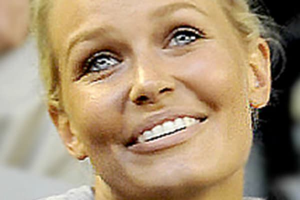 Review: Being Lara Bingle