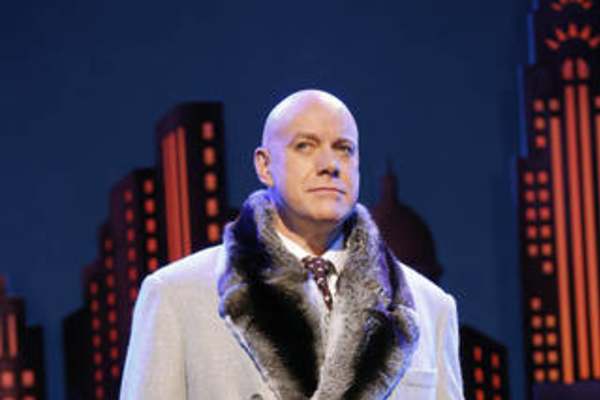 Warlow weaves his magic in Broadway debut