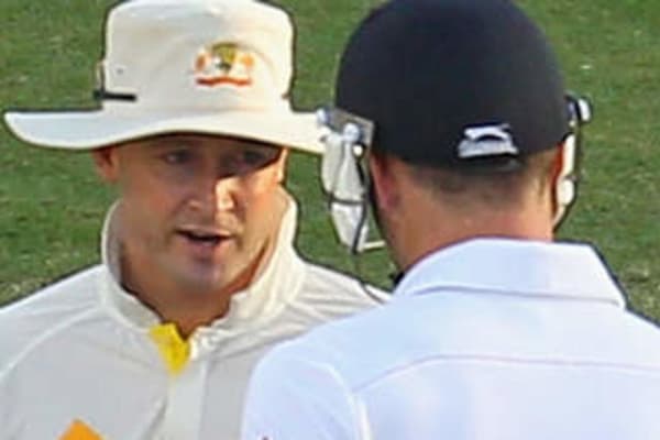 Ashes 2013: Nine apologises to Michael Clarke for sledge blooper