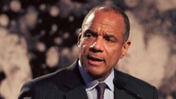 American Express CEO Kenneth Chenault steps down, Stephen Squeri to ...