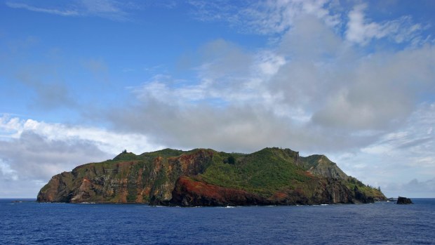37 million pieces of plastic found on uninhabited Henderson Island in ...