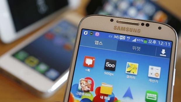 CBA joins Westpac to launch smartphone tap and pay